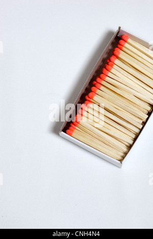 match box full of match sticks Stock Photo - Alamy