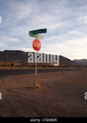 desert stop sign Stock Photo - Alamy