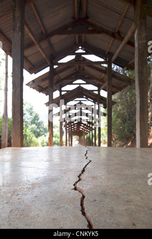 Crack in the ground. Earthquake induced. Subsidence Stock Photo - Alamy