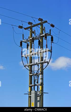 33kV. electrical power lines and cable junction. Roan Edge Quarry, New ...