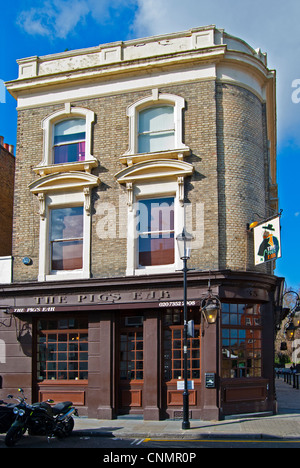 The Pig's Ear pub, Chelsea, London Stock Photo - Alamy