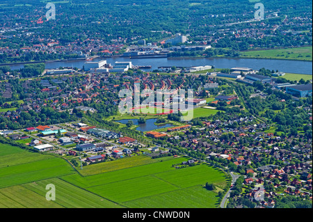 Aerial view, Lemwerder in the Wesermarsch, in the background Bremen ...