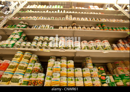Isle in the grocery store Stock Photo - Alamy