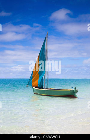 Mauritian wooden boat called Pirogue, regatta, Mauritius, Indian Ocean ...