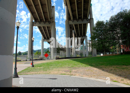Freeway overpass, Portland OR Stock Photo - Alamy