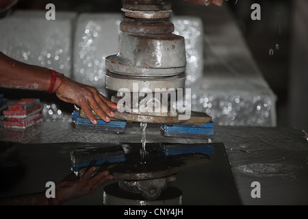 Stone plate cutting and polishing South India Stock Photo - Alamy
