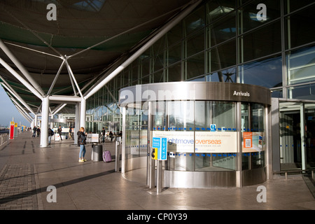 Stansted Airport terminal entrance Stock Photo - Alamy