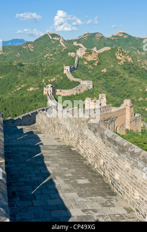 Great Wall of China snaking into the distance from Zhengbei Tower ...