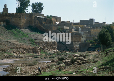 Morocco, Middle Atlas, Kasba Tadla, ten-span bridge over Wadi Oum Stock ...