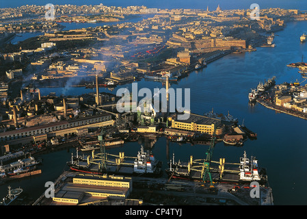 Malta, Marsa. Shipyard Stock Photo - Alamy