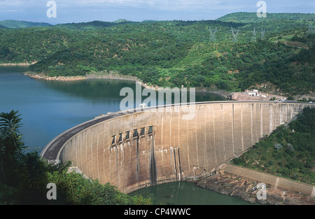 Zimbabwe. Kariba Dam on the Zambezi River between Zambia and Zimbabwe ...