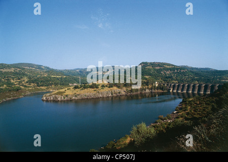 SARDINIA River dam TIRSO Stock Photo - Alamy
