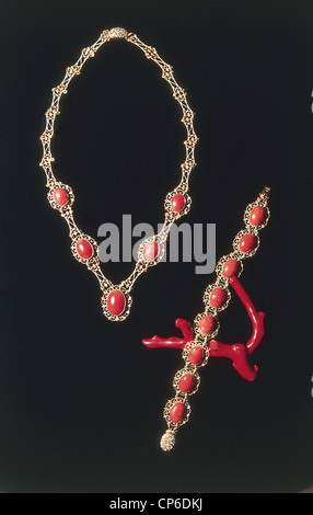 Sardinia: Alghero - red coral jewelry Stock Photo - Alamy