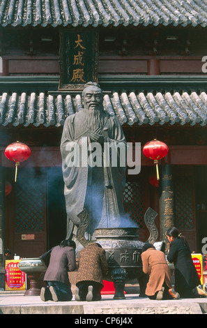 China - Jiangsu - Nanking (Nanjing). Fuzimiao area, people Stock Photo ...
