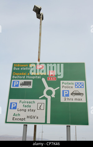 Bilingual road sign Fort William Scotland March 2012 Stock Photo - Alamy