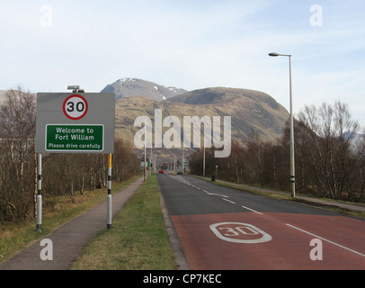 Bilingual road sign Fort William Scotland March 2012 Stock Photo - Alamy