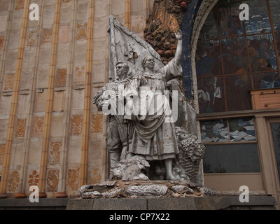 Moscow, Russia - Soviet era statue in between the metro stations Stock ...