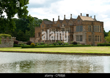 Broughton Castle, home of Lord and Lady Saye and Sele, Broughton ...