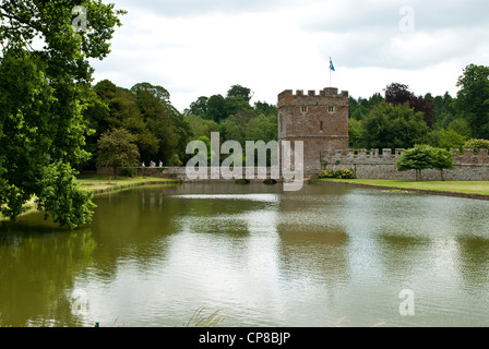 Broughton Castle, home of Lord and Lady Saye and Sele, Broughton ...