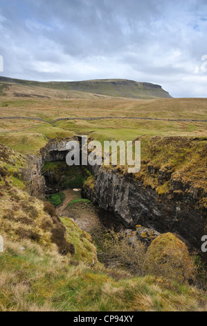 Hull Pot, Yorkshire Dales Stock Photo - Alamy