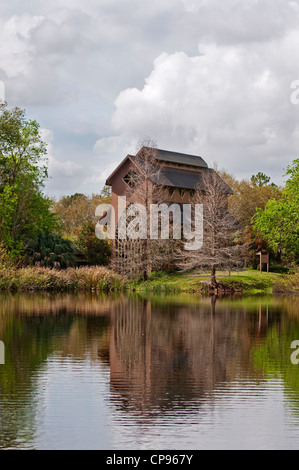 The Baughman Center on lake Alice University of Florida campus ...