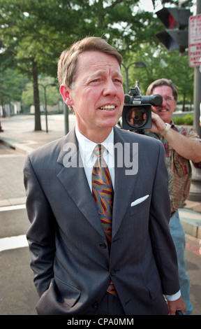 David Kendall, attorney for US President Bill Clinton, leaves the ...