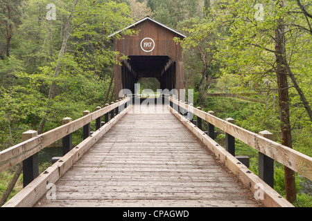 McKee covered bridge, Jacksonville, Oregon Stock Photo - Alamy