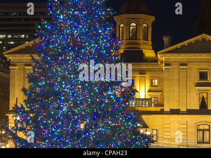 Christmas Holiday Tree at Pioneer Courthouse Square in Portland Oregon ...