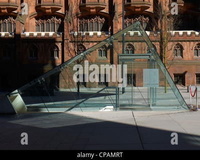 The glass entrance to the underground restaurant 'Australasia ...