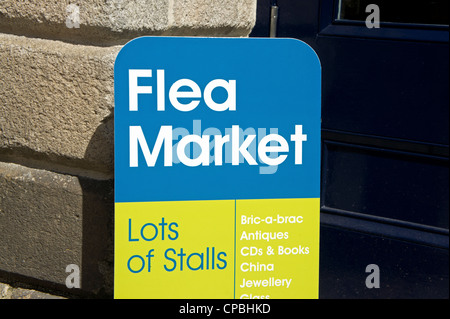 Flea market sign Stock Photo - Alamy