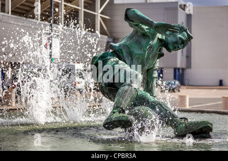 "The Splash", sculpture of Tom Finney, by Peter Hodgkinson. Deepdale ...