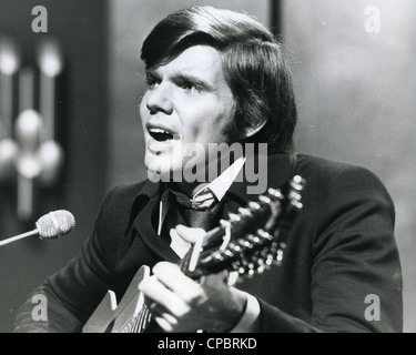 DEL SHANNON (1934-1990) US pop singer at a Carnaby Street boutique in ...