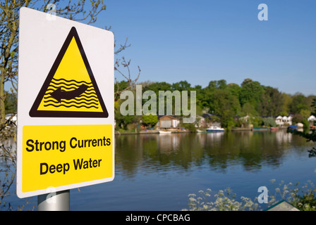 strong currents deep water warning sign by the river thames in ham ...