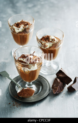close-up view of glasses with delicious strawberry kiwi mojito cocktail ...