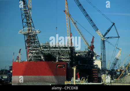 FPSO tanker vessel and Oil Rig platform. Offshore oil and gas industry ...