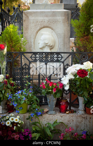 Chopin's grave Pere Lachaise Cemetery, Paris, France Stock Photo - Alamy