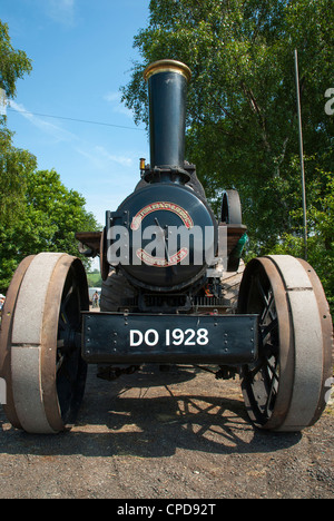 Engineering: a portable steam engine (front elevation), and a hay ...