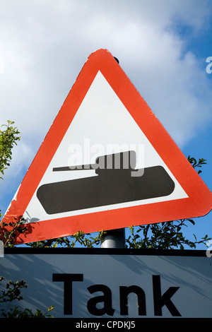 Tanks Crossing road sign, Bovington, Dorset, UK Stock Photo - Alamy