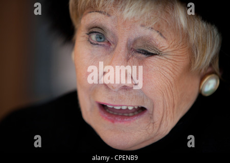 'Coronation Street' actress Liz Dawn, who plays Vera Duckworth, kisses ...