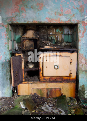 An old Rayburn stove Stock Photo - Alamy
