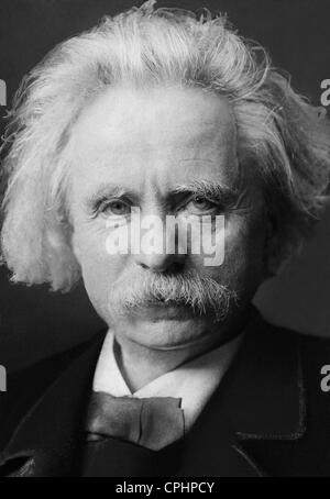 EDVARD GRIEG (1843-1907) Norwegian composer about 1900 Stock Photo - Alamy