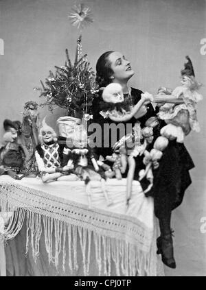 The American actress Fern Andra (1893-1974) in her home Stock Photo - Alamy