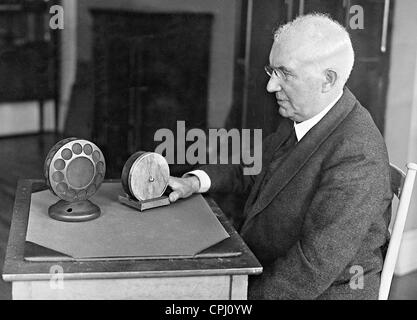 Emil Berliner with a gramophone, 1927 Stock Photo - Alamy