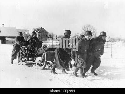 Soldiers of the 'Blue Division' at the eastern Front, 1941 Stock Photo ...