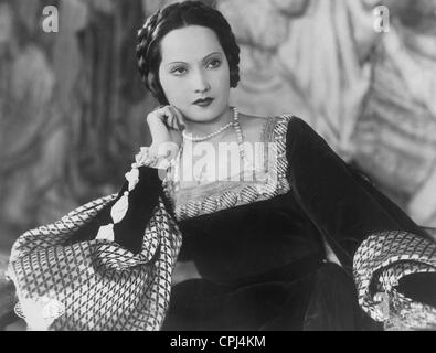 THE PRIVATE LIFE OF HENRY VIII, Merle Oberon as Anne Boleyn, 1933 Stock ...