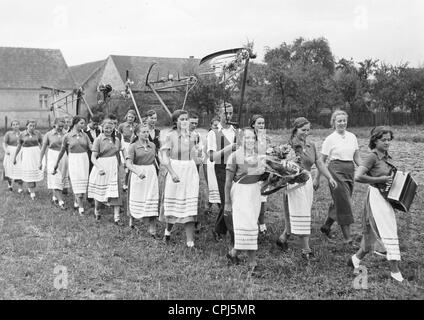 Members of the RAD (Reich Labour Service) march during a rehearsal for ...