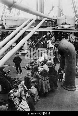Emigrants on the deck of the passenger ship 'Imperator', 1913 Stock ...