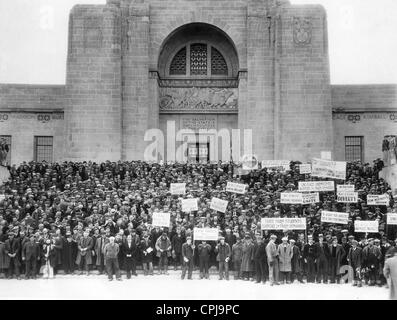 Protest during the Great Depression in France, 1933 Stock Photo - Alamy
