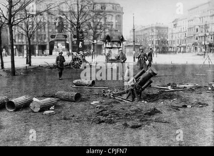 Government troops during the Spartacus uprising in Berlin, 1919 Stock ...