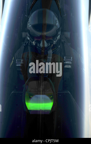 Aircraft Heads Up Display (HUD) on a modern Boeing 787 airliner Stock ...